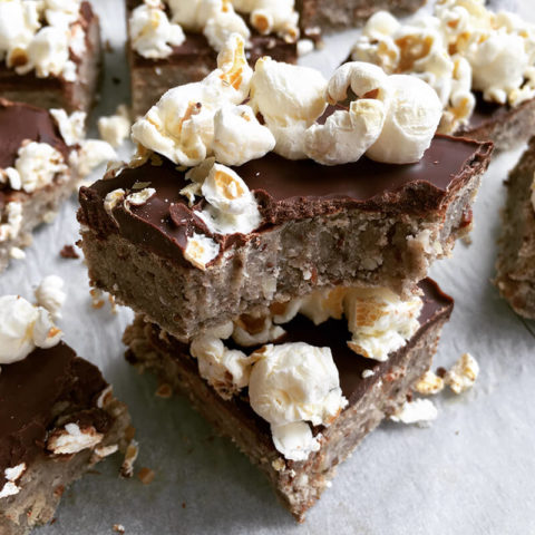 Biscuits au chocolat & popcorn - Bowl and Spoon