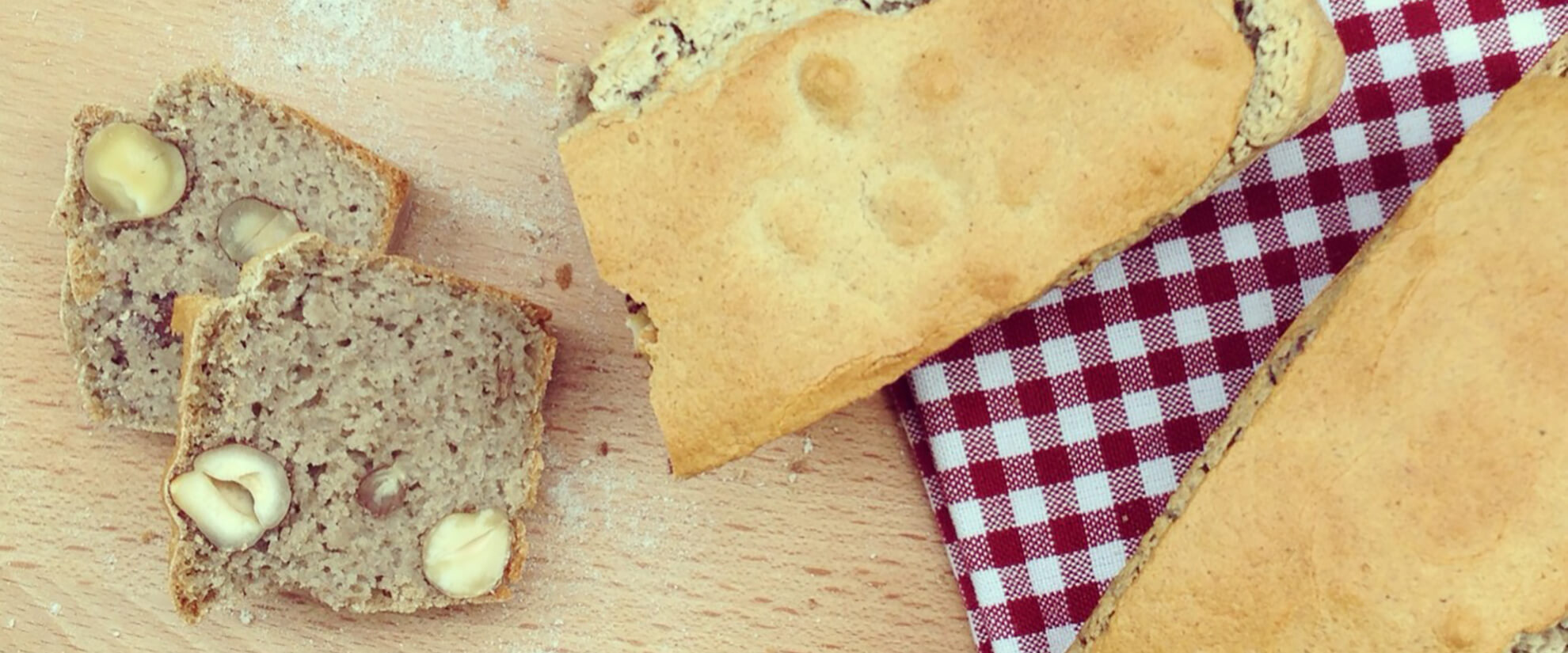 Pain aux farines de riz & sarrasin aux noisettes - Bowl and Spoon