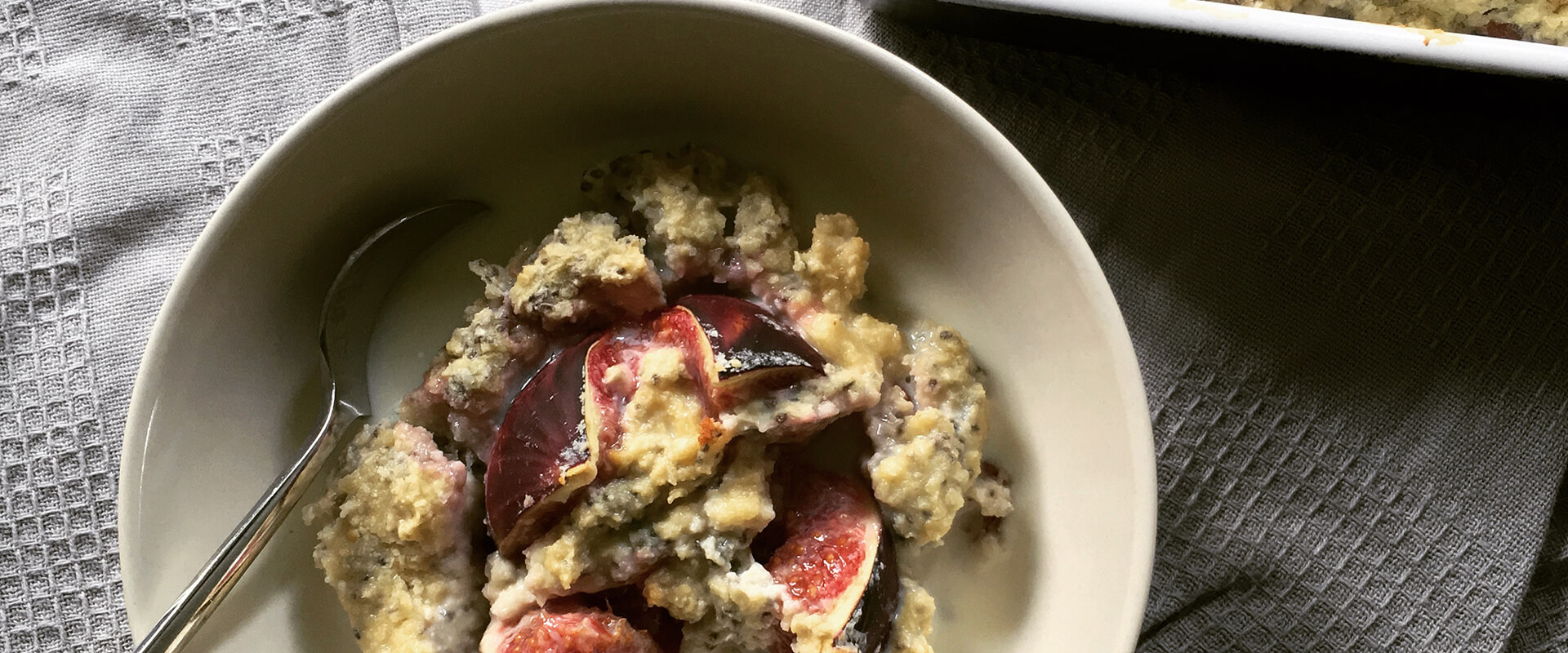 Porridge au four figues & amandes - Bowl and Spoon
